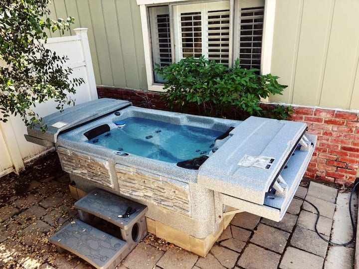 Cozy Mountain Escape Near Sequoia | Spa & Fire Pit - California