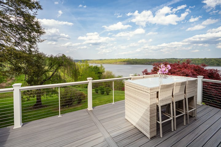 Cozy Escape With Stunning Hudson River Views - Poughkeepsie, NY