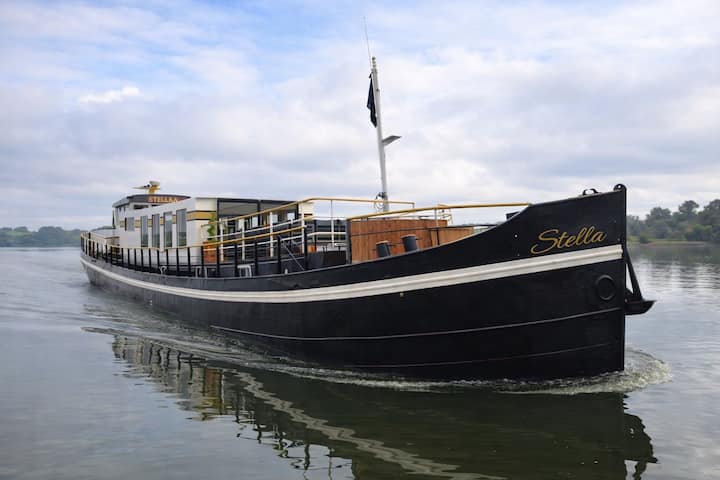 Stay On Stella - Luxury Barge Glasson | Hot Tub - Athlone