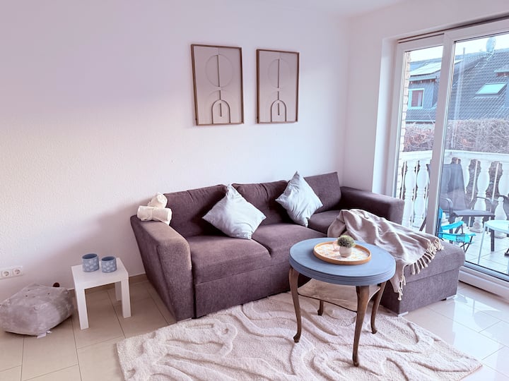 Familien-wohnung, Mit Terrasse Zur Sonnenseite. - Grevenbroich