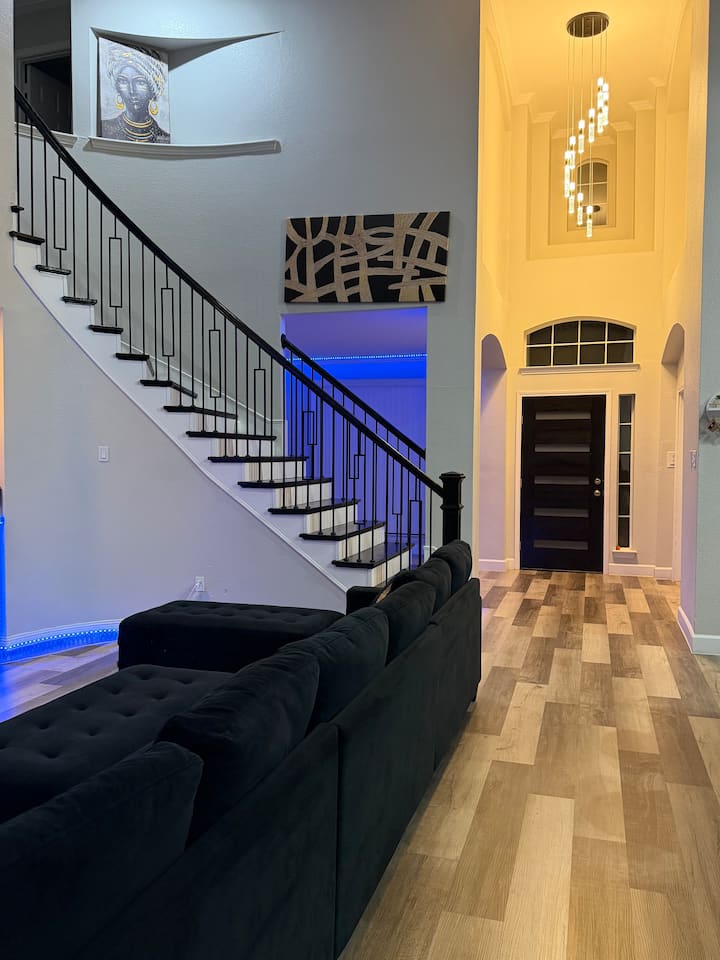 15 Minutes From Downtown Dallas - Desoto Retreat - DeSoto, TX