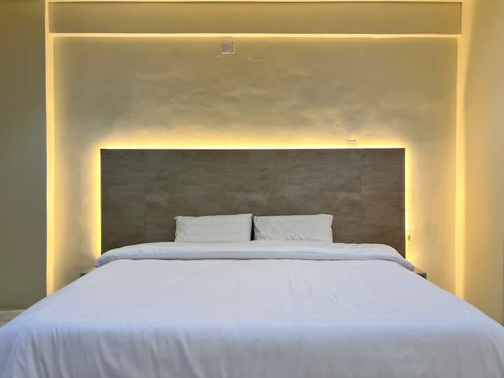 King Room - Apt 210 - Saudi Arabia