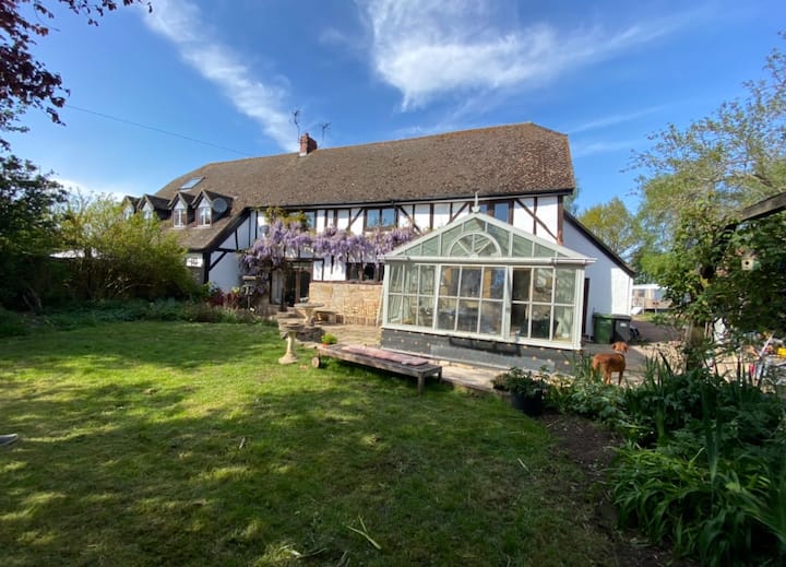 Comfortable Country Barn Overlooking Apple Orchard - Evesham
