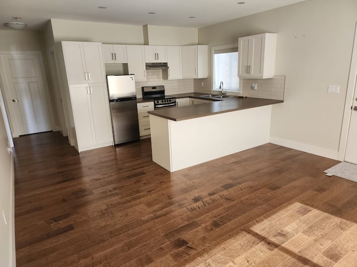 Modern And Peaceful Home In Vernon - Vernon, BC, Canada