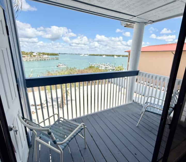 Bayfront 2-bedroom Condo With Private Beach - 314 - Englewood, FL