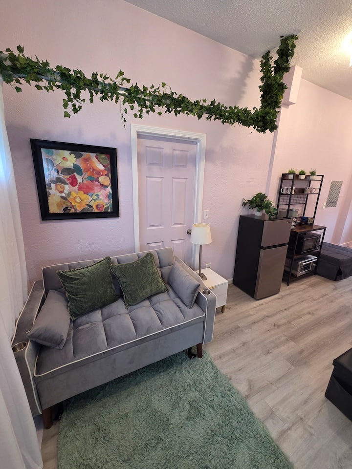 Cozy And Comfy Full Of Amenities And Fun - Olathe, KS