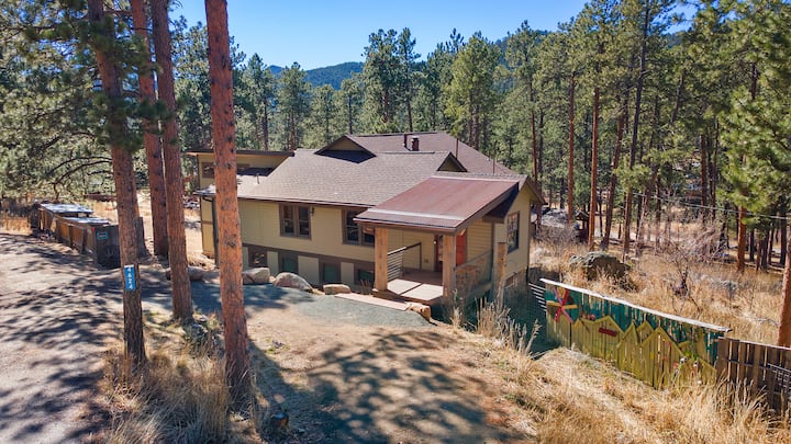 The Permahaus Eco Retreat - Evergreen, CO