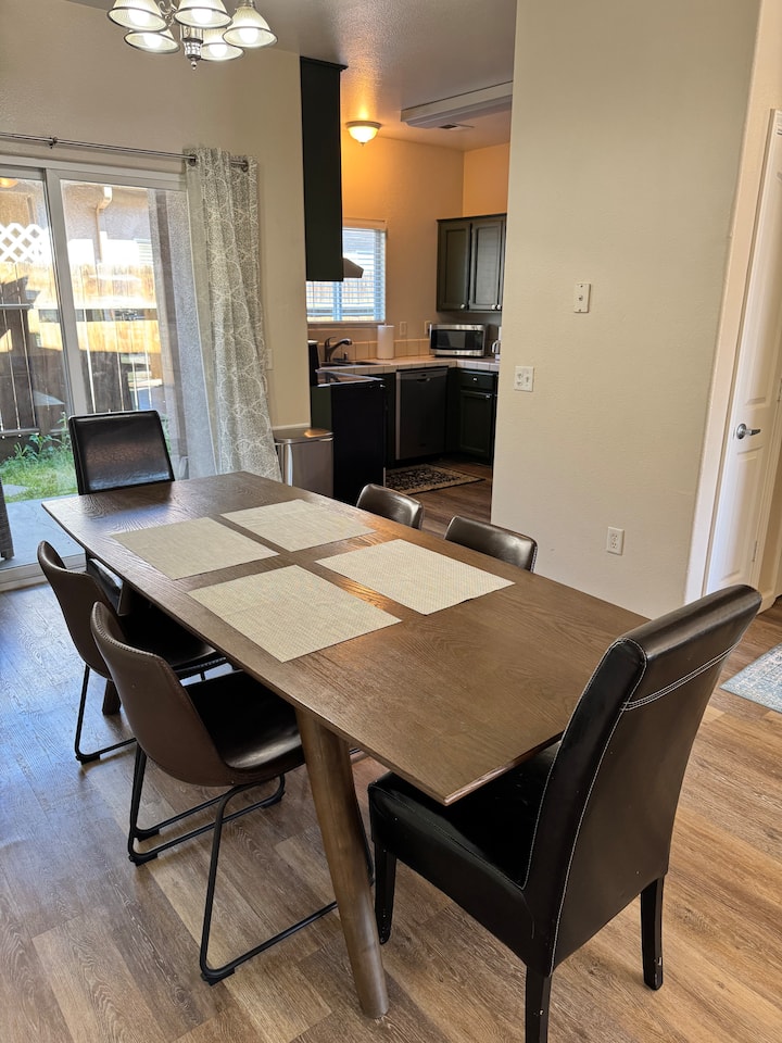 Cozy Condo In Fig Garden Loop - Fresno, CA