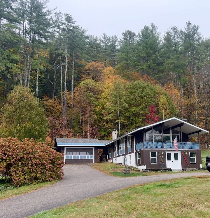 Private 30-acre Chalet | Hot Tub, Sauna, Trails - Townshend State Park, Townshend
