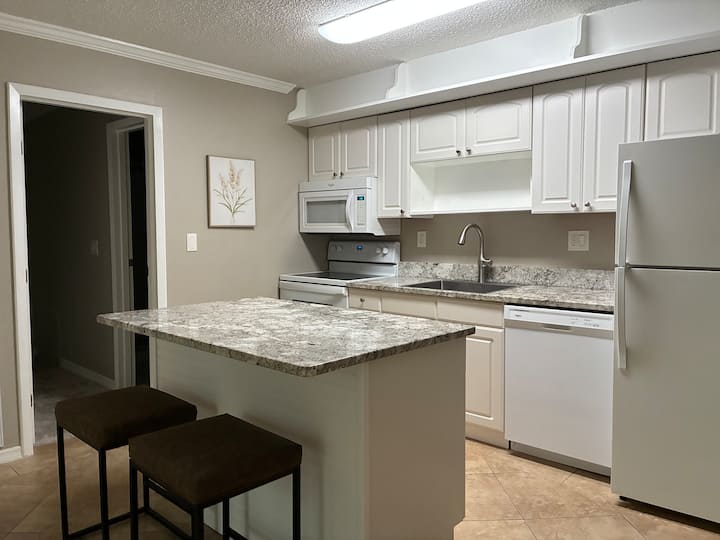 Hidden Gem Sarasota Getaway Near Siesta Key - Sarasota, FL