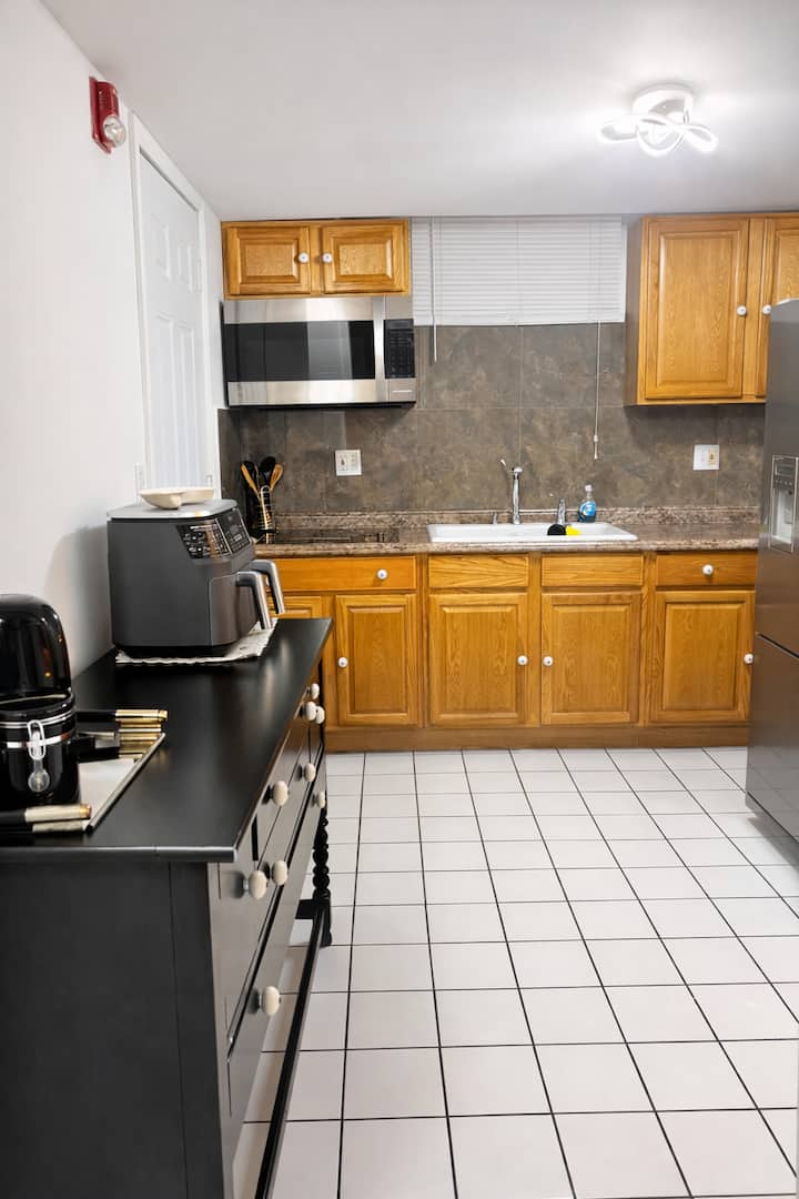 Stylish 2br Near Boston • Free Parking • Sleeps 3 - エバリット, MA