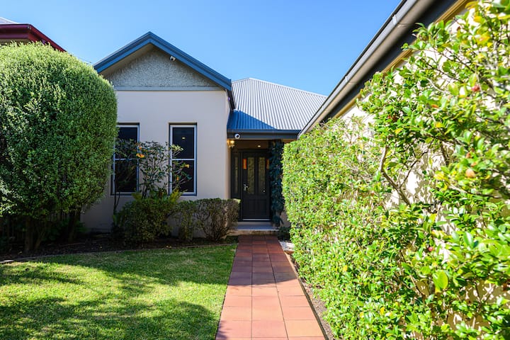 Charming House In North Sydney Cbd | Free Parking - Crows Nest