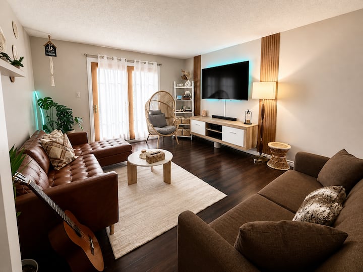 Cozy Townhouse Near Everything In Saskatoon - Saskatoon