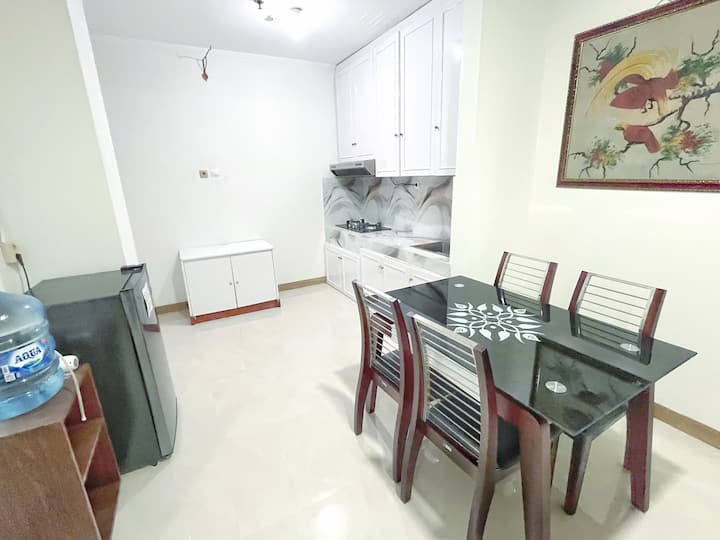 Huge Apartment (2 Bedroom & Kitchen) Pool View - Yogyakarta