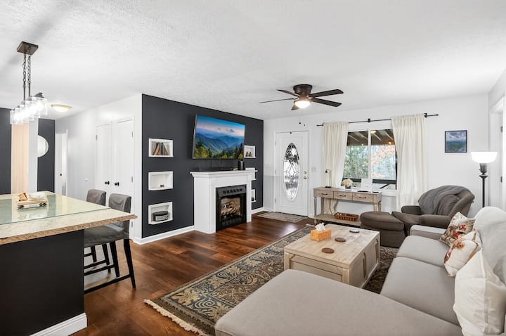 Hillside Hideaway - Johnson City, TN