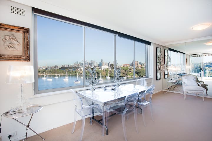 Beautiful Waterfront Apartment In Mossman Sydney - North Sydney