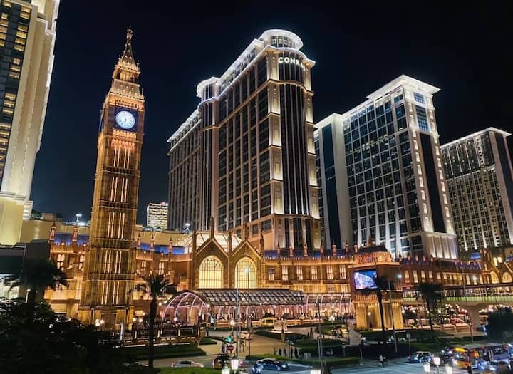 ［澳門倫敦人］
名匯豪華精選酒店
豪華雙床房 
R2/v2 - Macao