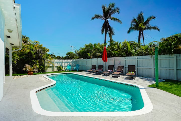 Spacious 4br W Private Heated Pool, Near Beach - Hollywood, FL