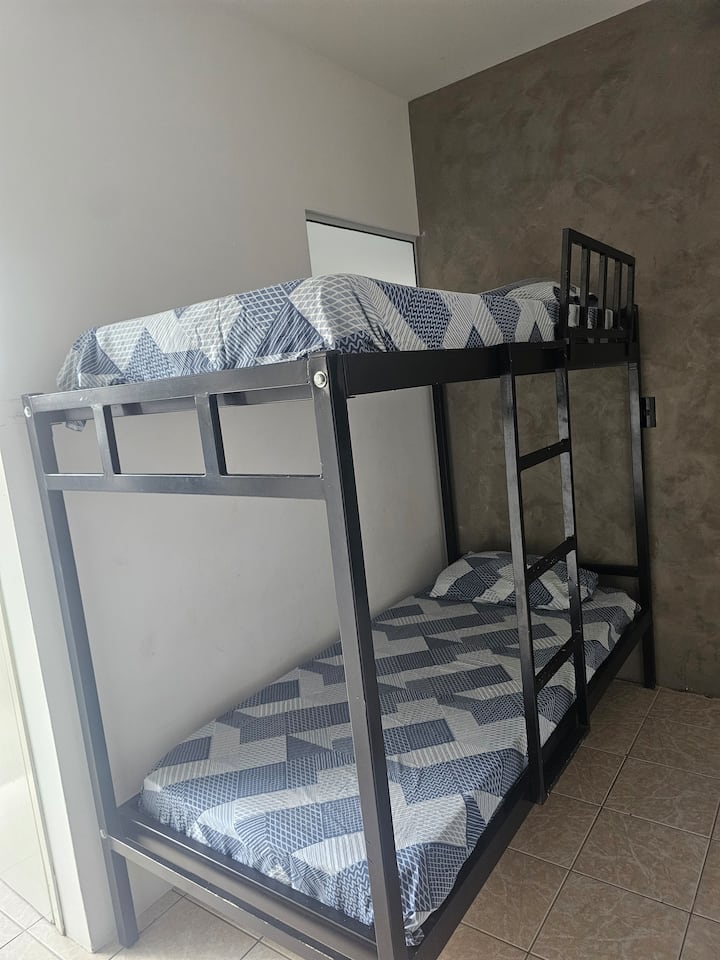 Quarto Duplo Aconchegante No Centro Da Cidade. - Vinhedo