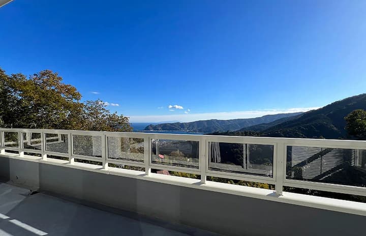 熱海の海を見下ろす温泉付きヴィラ/Bbqテラス・絶景夜景・プロジェクター付/ペット可/最大7名 - Atami