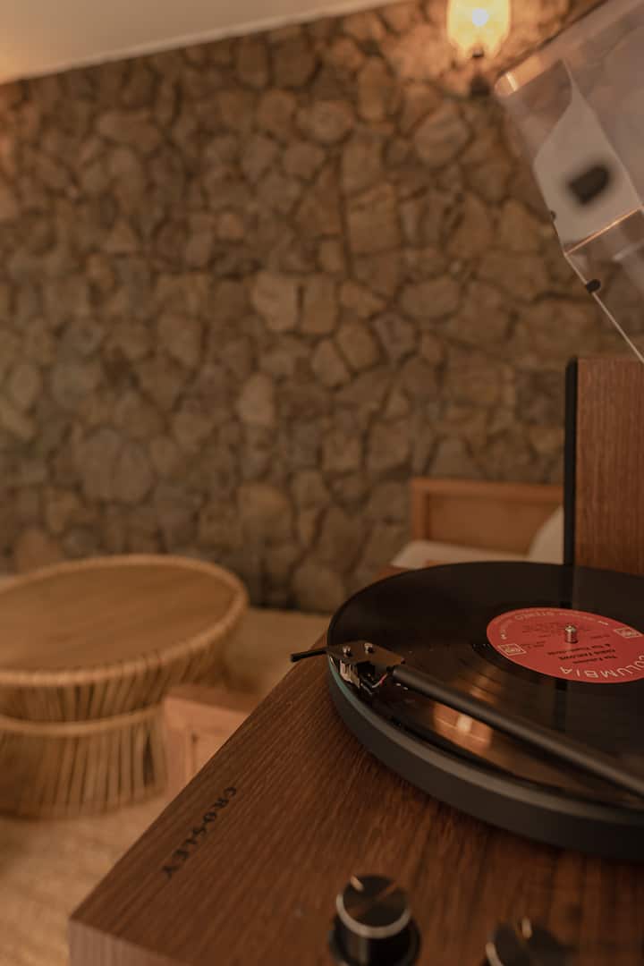 Aewol/25 Min Airport/jeju Sensibility/lp/shell1502 - Jeju-si