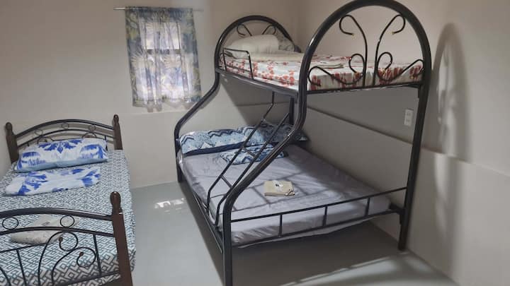 Kiwiana Family Room Near At The City - Baybay City