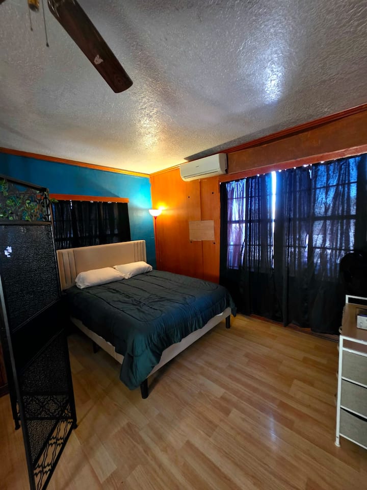 Casa De Los Pinos En La Acapulco. - El Paso, TX