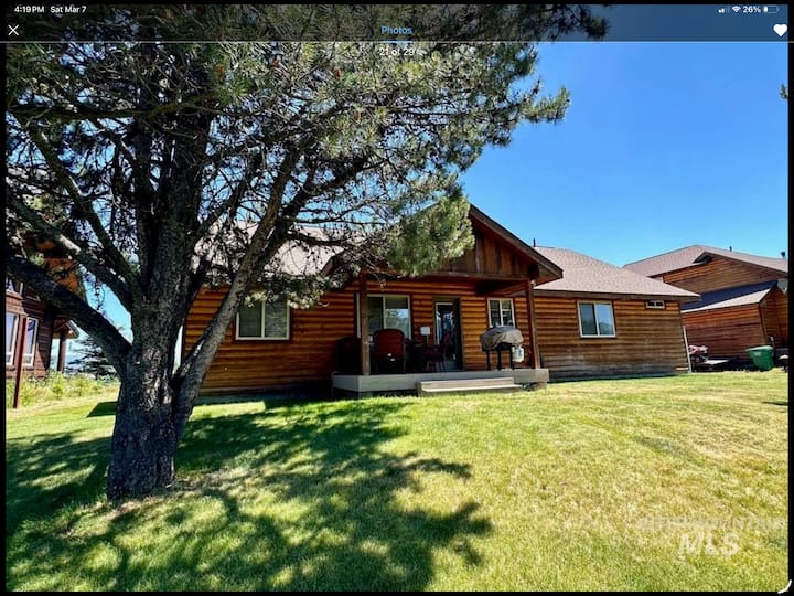 The Bears Den - Tamarack Ski Resort, ID