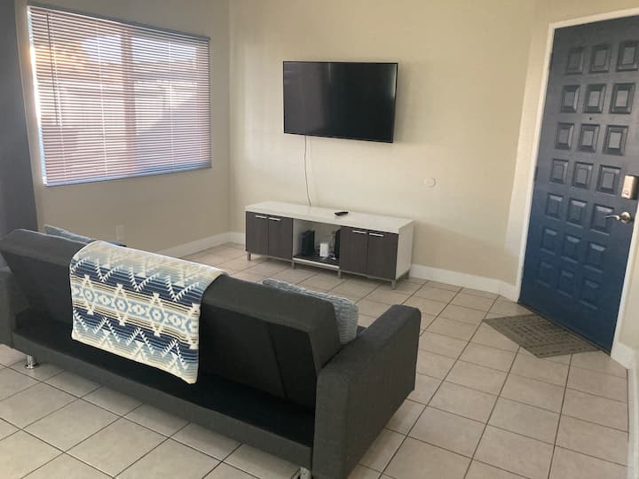 Mi Casa Es Su Casa - Moreno Valley, CA