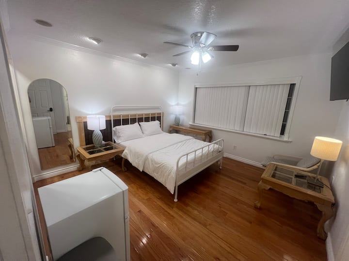 Enclave (Rm#3) - Claremont, CA