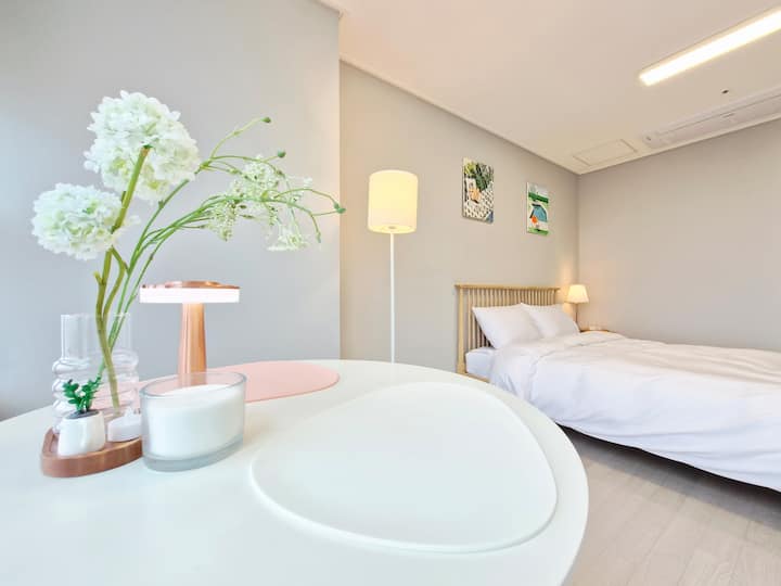 #신규오픈 - Daon Stay#[2인]연인,친구/
[4인]아이동반가족/달빛공원역3분 - Incheon