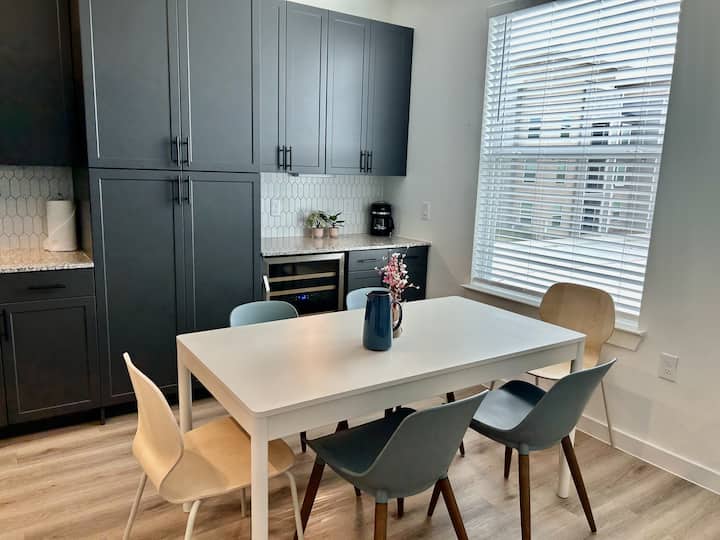 2-br Secure In Katy Pool/gym King C - Katy, TX