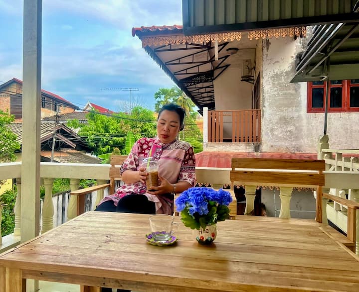 Beautiful House Riverside–quiet & Spacious 65mbps - Laos