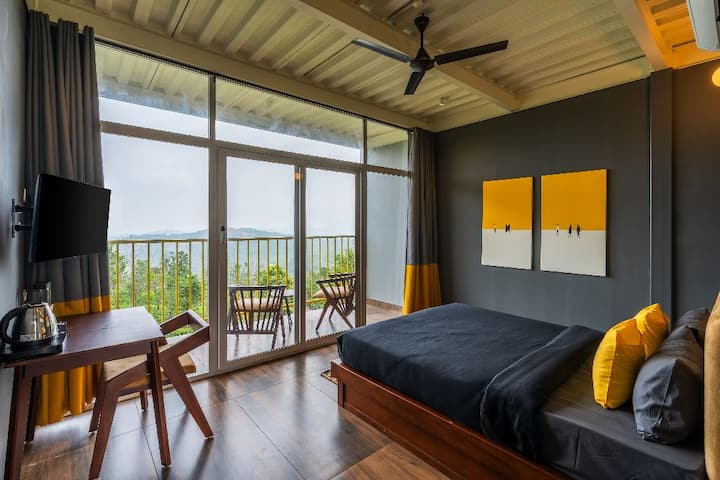 Scenic Garden Balcony Room| Deluxe Stay In Vagamon - Vagamon