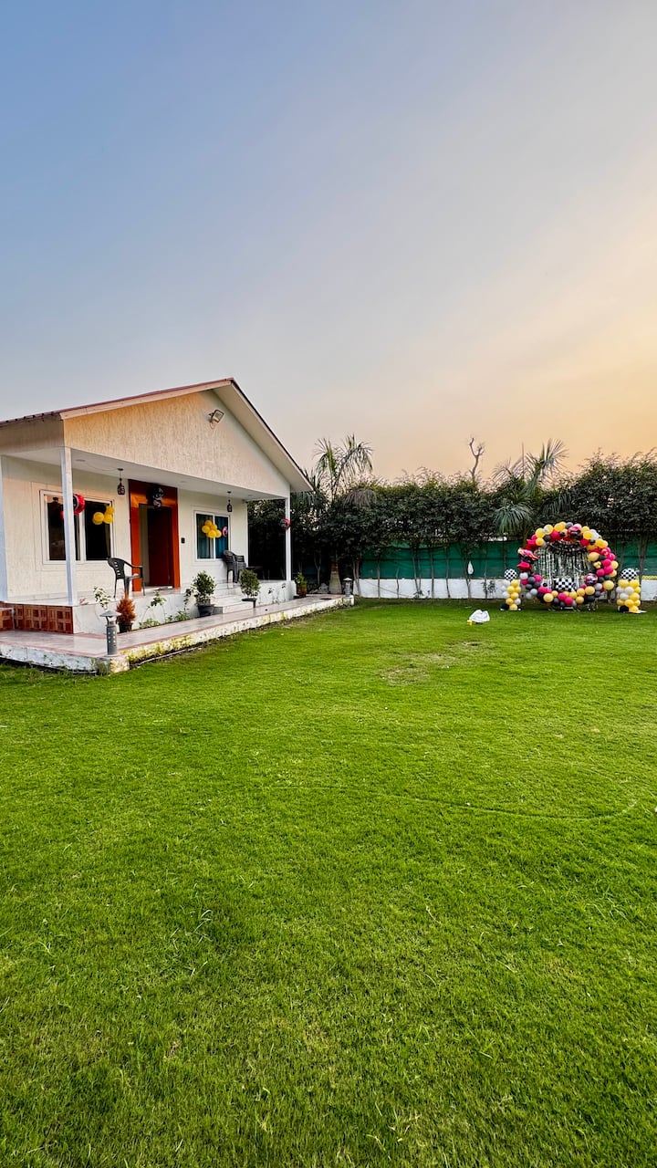 Versara Farm By Luxe Lagoon - Noida