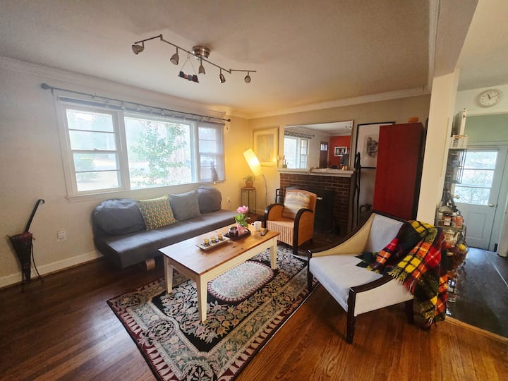 Cozy Modern Home In The Woods | Top Floor Only - Annandale, VA