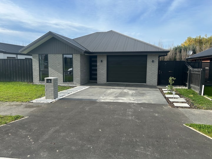 3 Bed Room House 
3 Morrison Avenue-ashburton - Ashburton