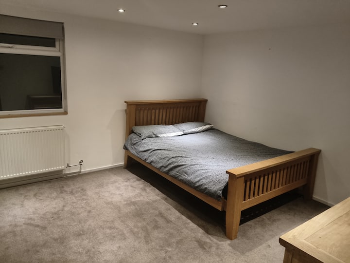 Great Base To Explore London And The Southeast. - Staines-upon-Thames