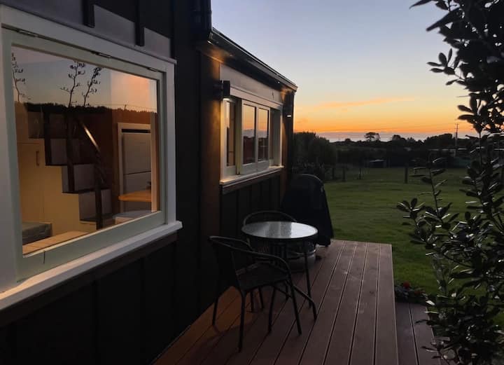 Cosy Tiny House On Surf Highway - Taranaki