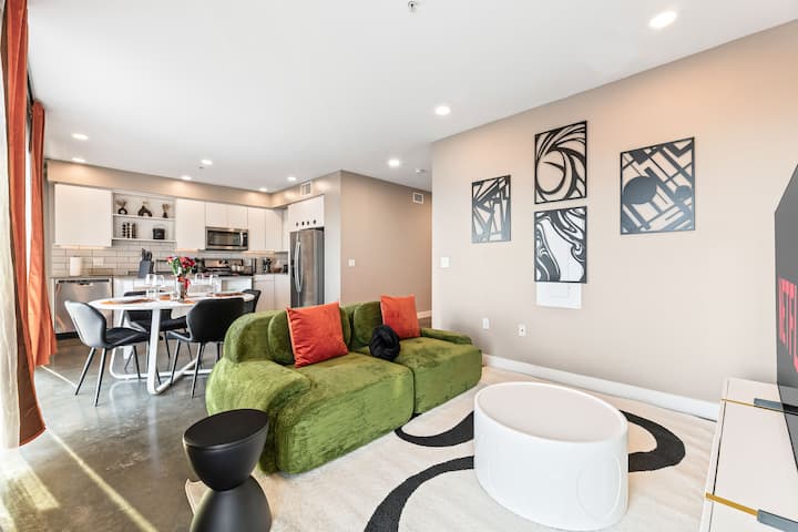 Luma 2bd 2ba•hollywood • Freeparking, Gym Pool&spa - West Hollywood, CA