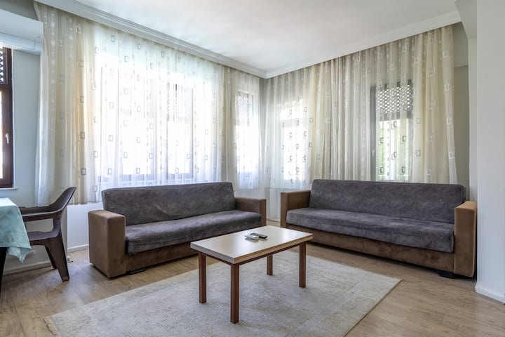 2+1 Apart Daire. 6 Kişi Konaklama Yapabilir. - Antalya