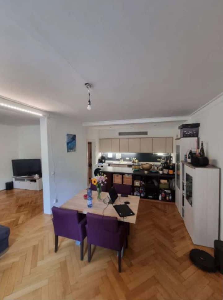 Zentrale Wiesn-wohnung Für 4-6 Gäste - Munich