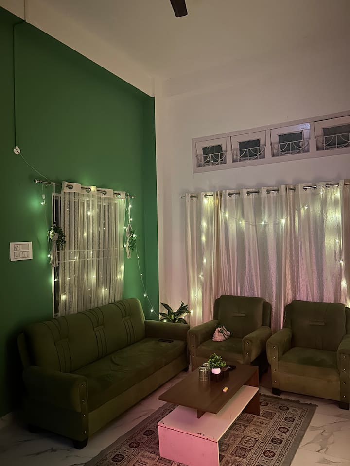 Cozy Cuddles Homestay - Guwahati