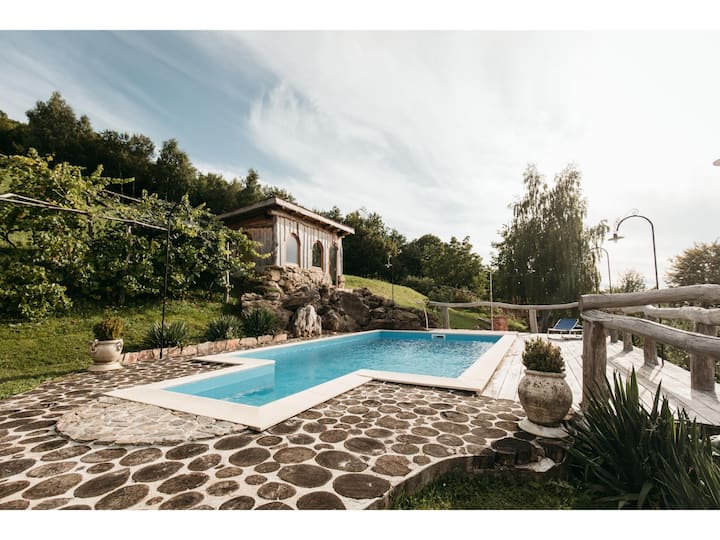 Luxury Retreat Property Farmhouse With Pool&sauna - Šibenik, Slovenia
