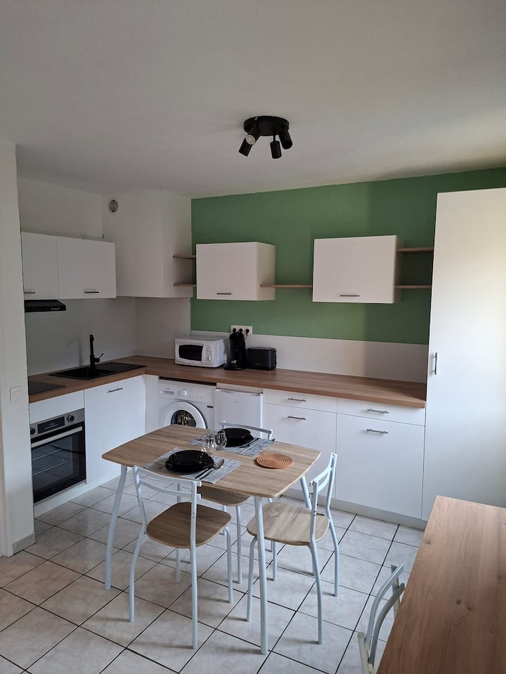 Studio Lumineux Avec Extérieur - Figeac