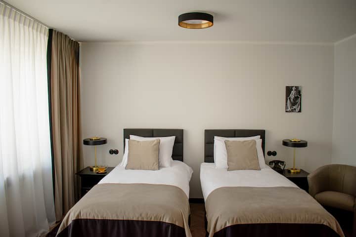 Dethloff Art Residence Hanka Ordonówna - Warsaw