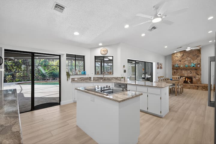 Secluded Palm Beach Gardens Home With Private Pool - Jupiter, FL