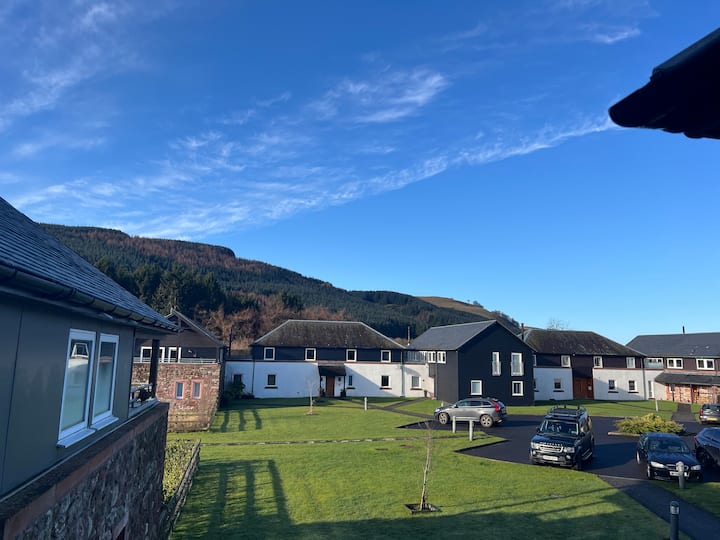 Large Room/small Suite In Countryside - Perth