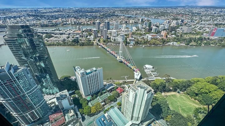 Luxury High-floor Stay & Breathtaking River Views - Brisbane