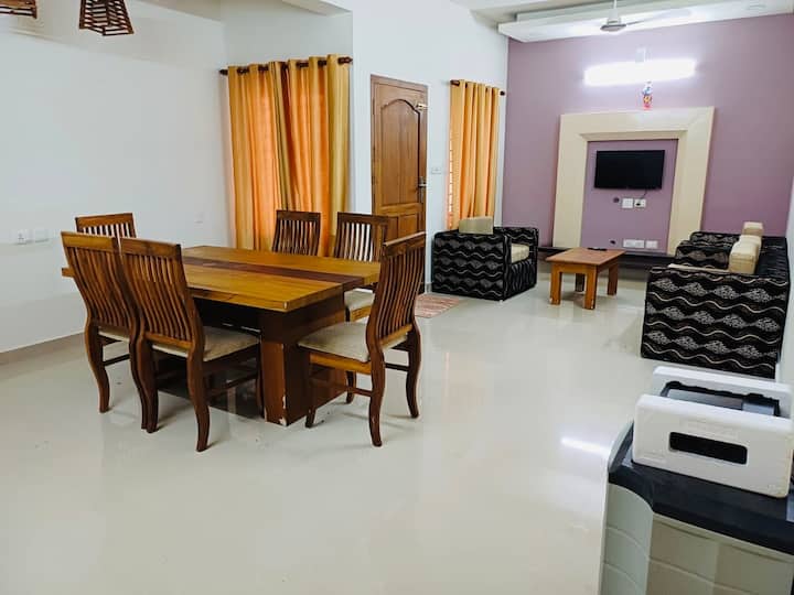 Very Spacious Furnished And Comfortable Apartment - Guruvayur